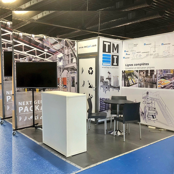 STAND CADRE TEXTILE 9M² AVEC RÉSERVE – SOLI'EXPO